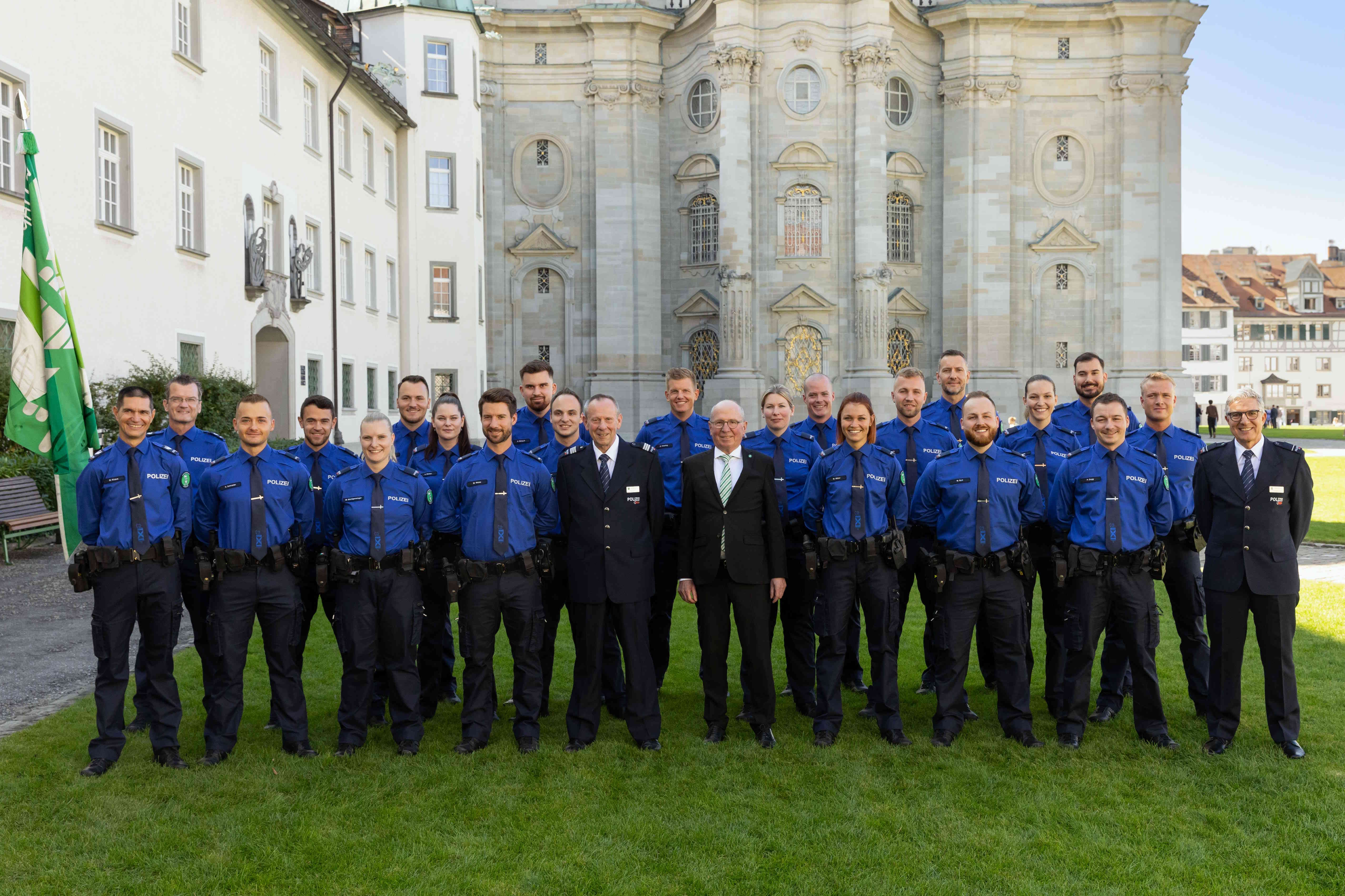 St.Gallen: 19 Polizeiangehörige ins Korps der Kantonspolizei St.Gallen ...